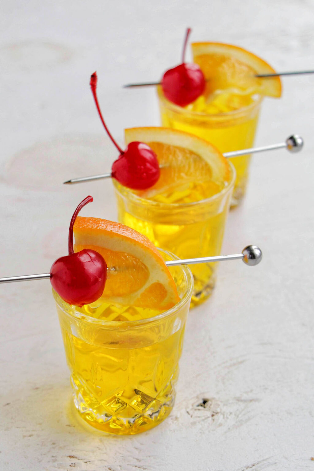 25+ Yellow Colored Shots and Shooter Recipes - Homebody Eats