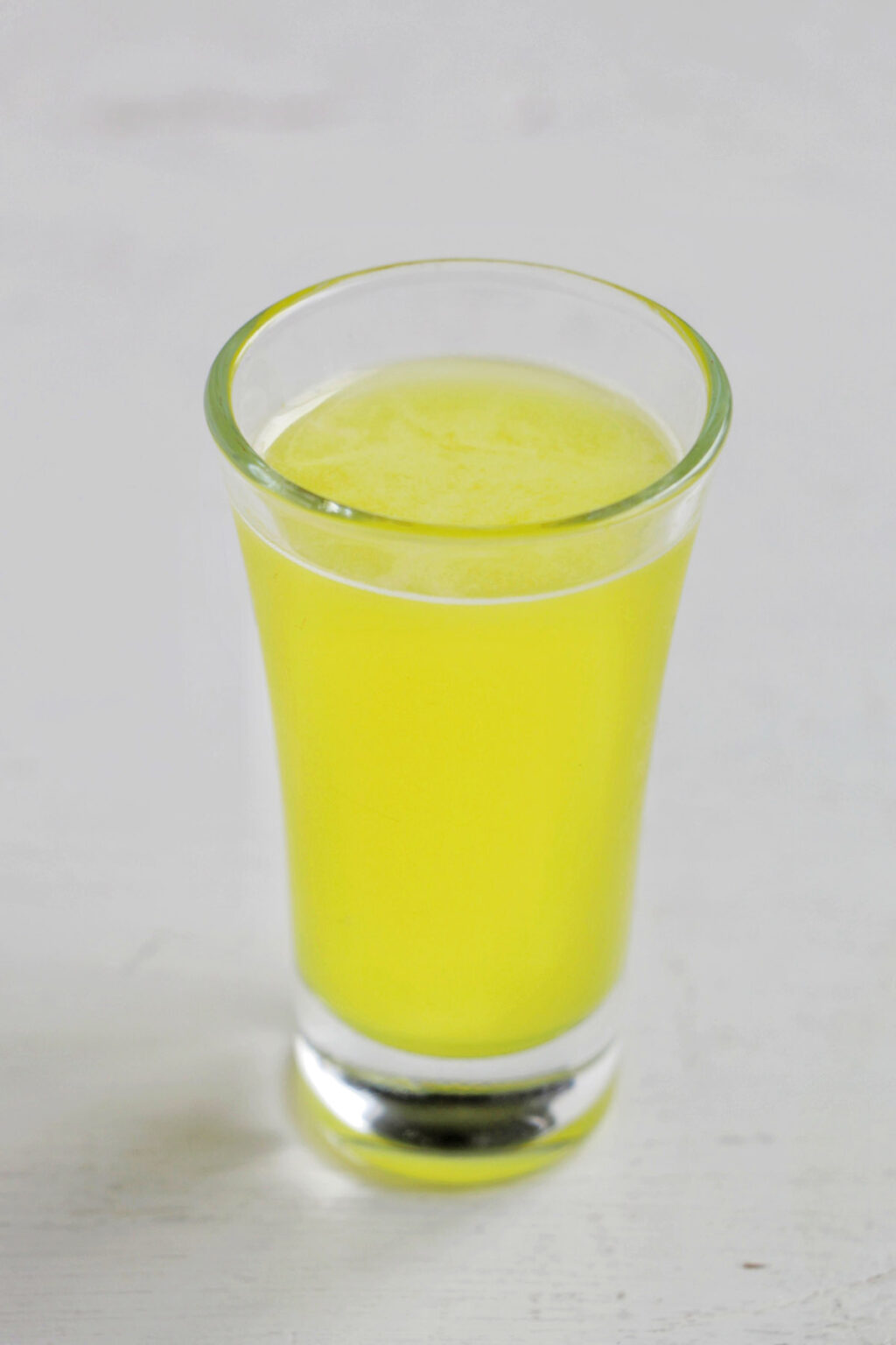 25+ Yellow Colored Shots and Shooter Recipes - Homebody Eats