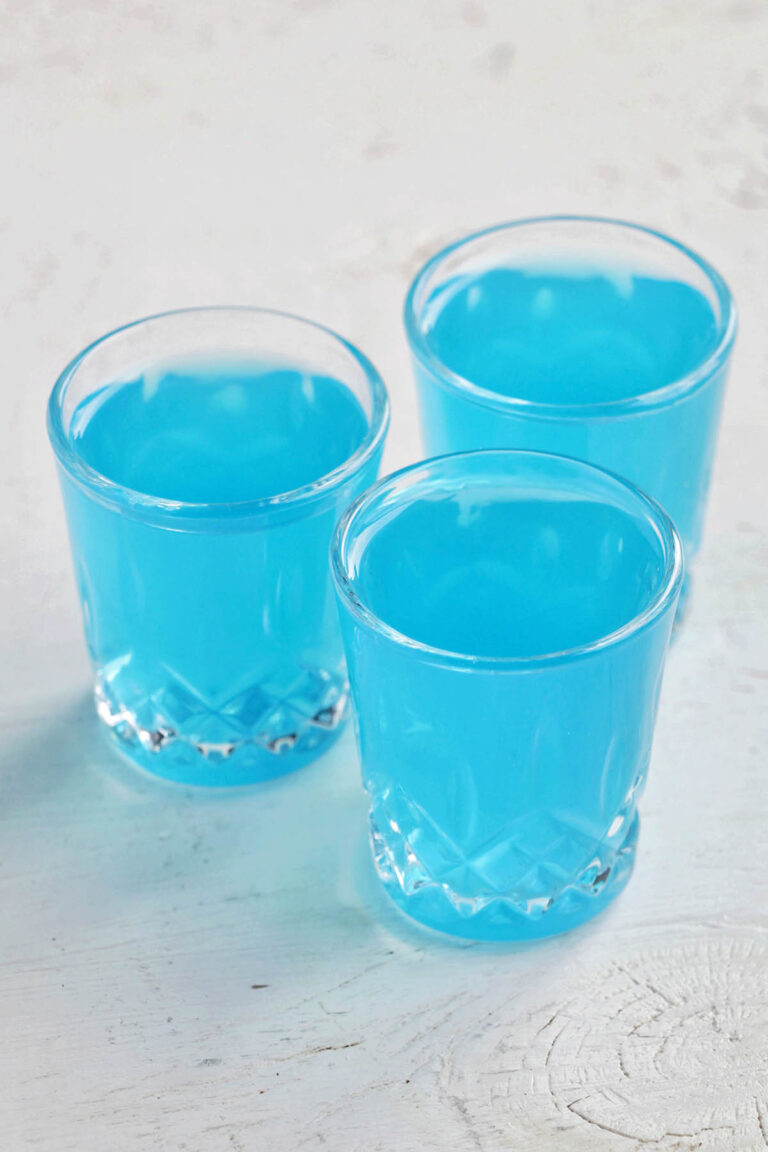 20+ Blue Shots and Shooter Recipes - Homebody Eats