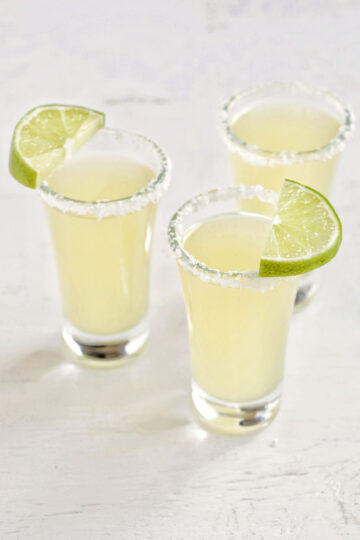 25+ Yellow Colored Shots and Shooter Recipes - Homebody Eats